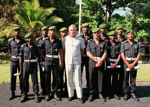 Bob Denard, sultan blanc des Comores… | Bongo Doit Partir - Modwoam